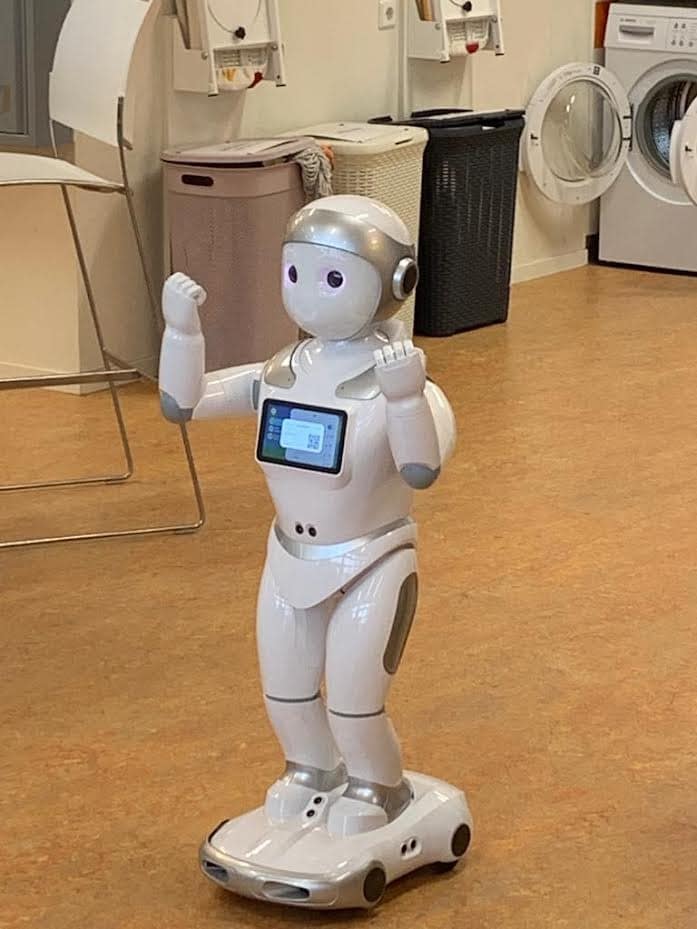 Zorgrobot Robin in de klas - Corlaer College